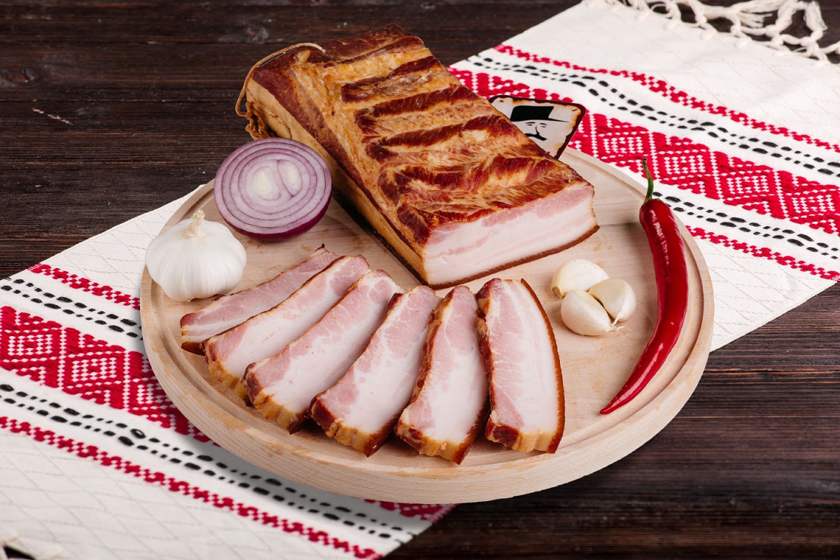 Cea mai simplă rețetă pentru slănină afumată.